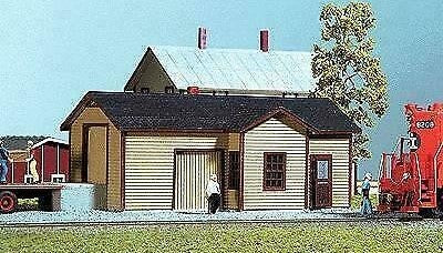 American Model Builders 177 HO Laser Art Illinois Central A Depot Buil ...