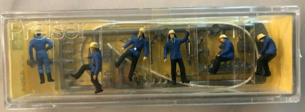 Preiser 4204 HO Working Firemen Figures (Set of 6) – Trainz