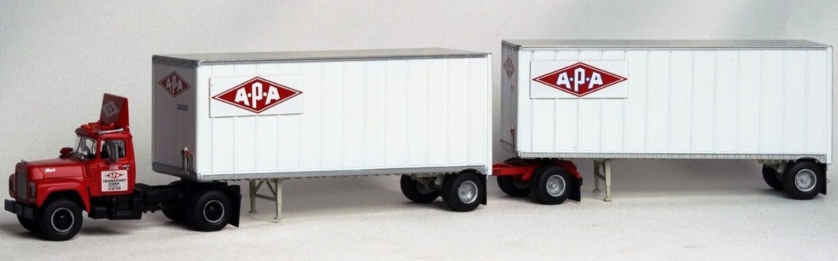 Athearn 93147 HO A-P-A Mack R Truck Tractor W/2-28' Trailers Ready To ...