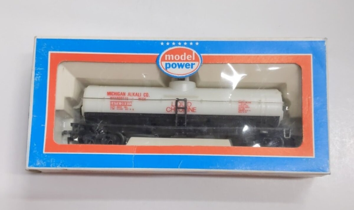 Model Power 8033 HO Scale Michigan Alkali Co. 40' Tank Car – Trainz