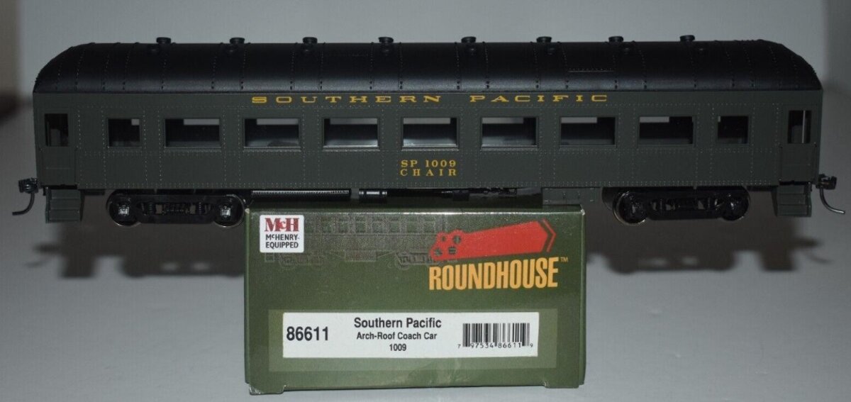 Roundhouse 86611 HO Southern Pacific Arch-Roof Coach Car # 1009 – Trainz