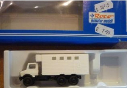 Roco 1737 1:87 Unimog Camper White – Trainz