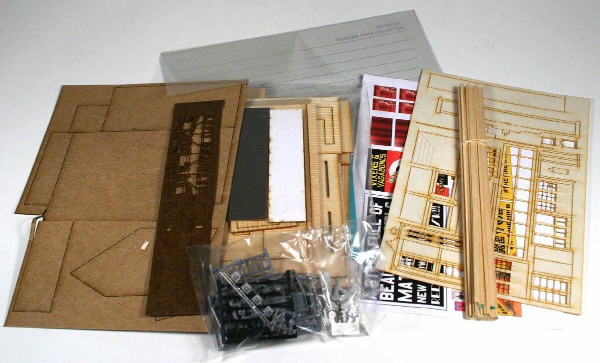 FOS Scale Limited QK27 HO House of Burlesque Building Kit – Trainz