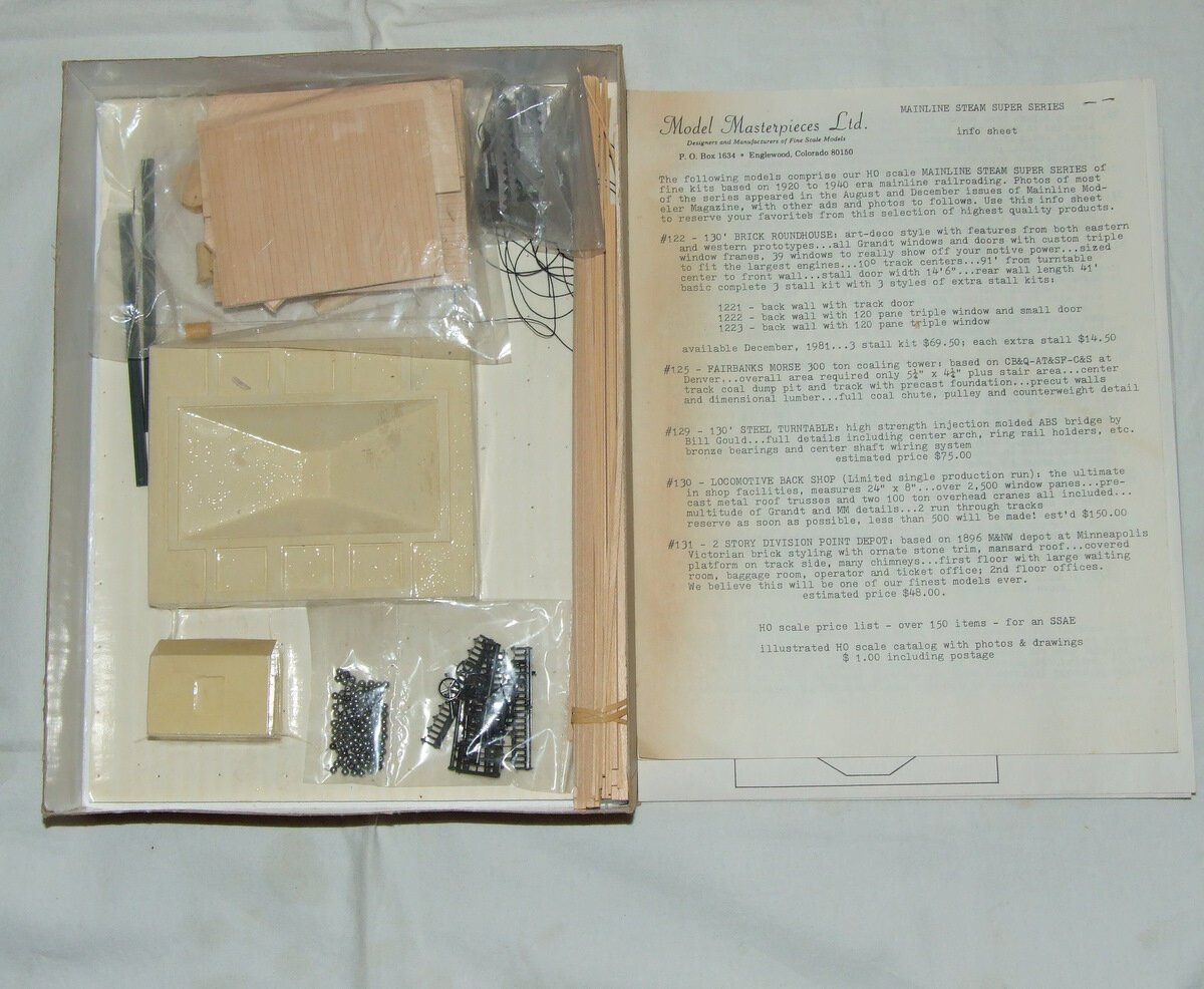 Model Masterpieces 1221 HO 130' Brick Roundhouse Extra Stall, Track Do ...