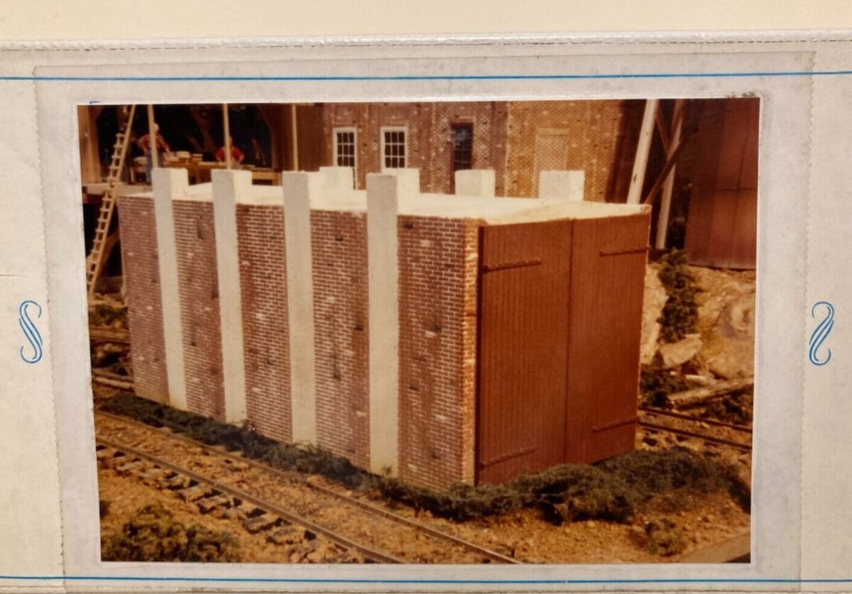 White Ground 1010 O Drying Kiln Kit – Trainz