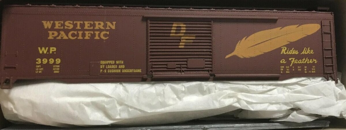 Roundhouse 1221 HO Western Pacific 50' Box Car # 3999 Kit – Trainz