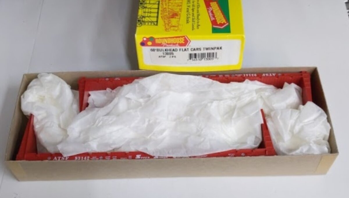 Roundhouse 13005 HO ATSF 60' Bulkhead Flat Cars Twinpack Kit – Trainz