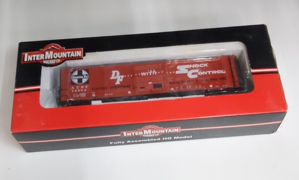 InterMountain BX-76 HO Santa Fe Shock Control Box Car – Trainz