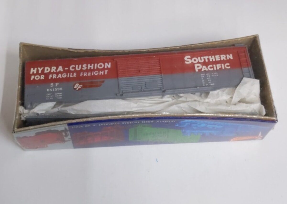 Roundhouse 1216 HO Southern Pacific 50' Box Car Kit – Trainz