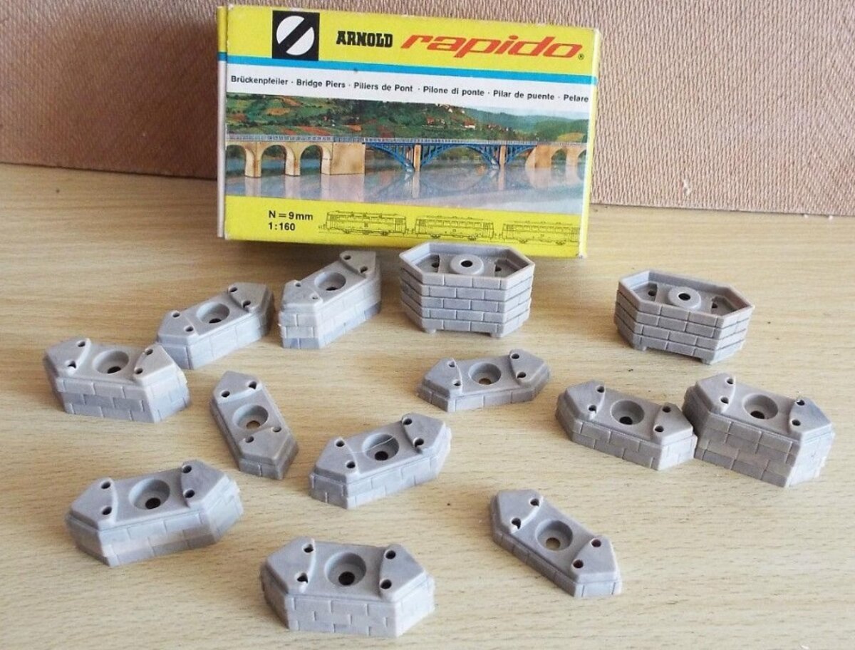 Arnold Rapido 0616 N Bridge Piers (Box of 20) – Trainz