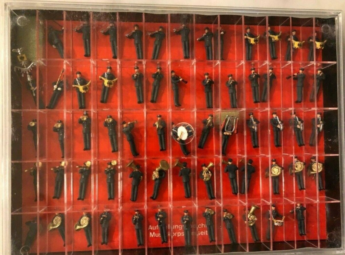 Preiser 00273 HO Limited Edition Air Force Corps Marching Band Set of ...