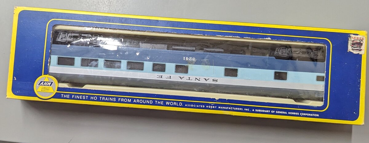 AHM 1930 HO Santa Fe Observation Car # 3241 – Trainz