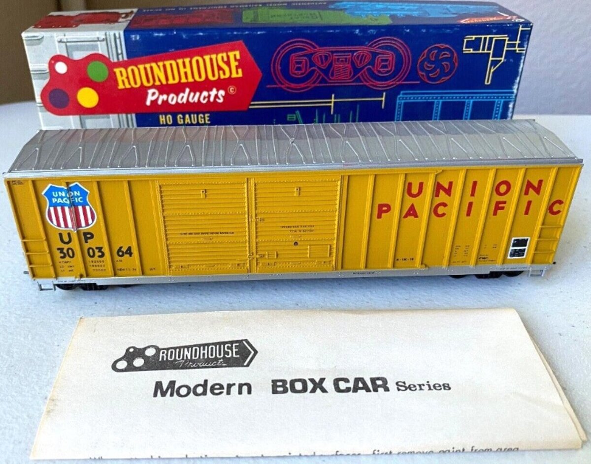 Roundhouse 3641 HO Union Pacific 50' FMC Road Boxcar DD Random Road ...