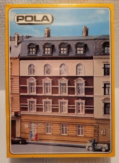 Pola 338 N Scale Town House Building Kit – Trainz