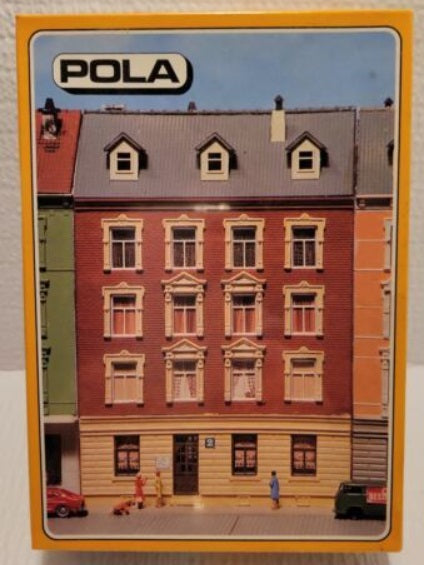 Pola 340 N Scale Aparment Building Kit – Trainz