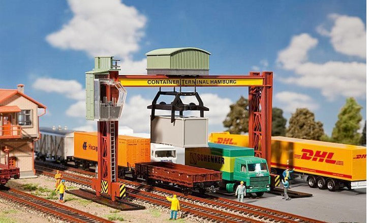 Faller 131244 HO Container Terminal Hamburg Building Kit – Trainz
