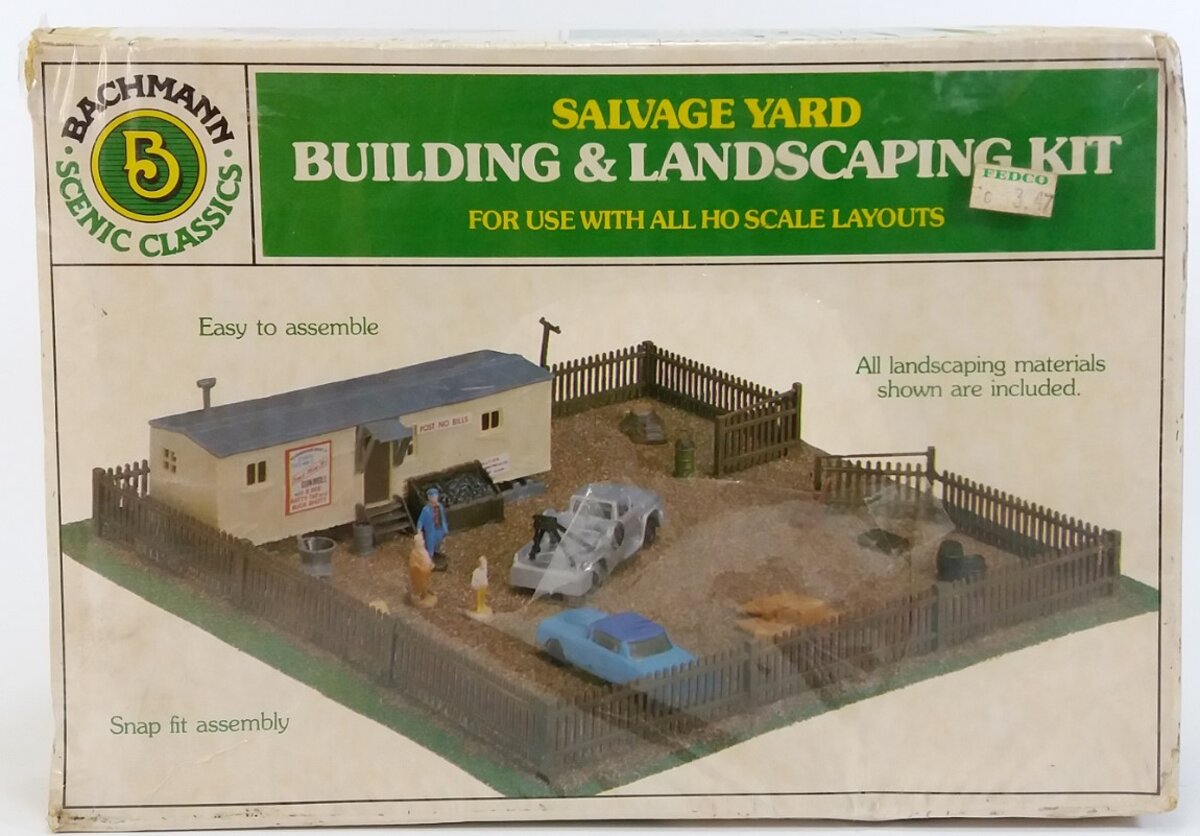 Bachmann 2557 HO Salvage Yard Building & Landscaping Model Kit – Trainz