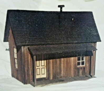 Railroad Ave Model Works 194 G Scale Jack's Cabin Building Kit – Trainz