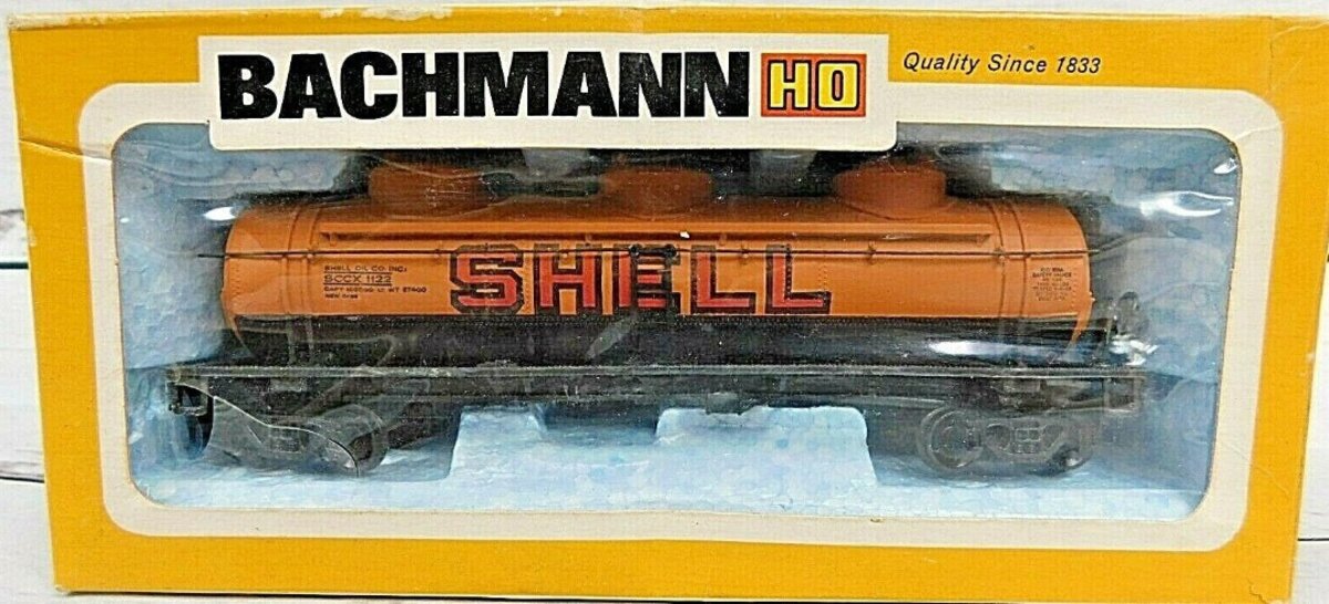 Bachmann 0922:250 HO Shell 42'''' 3 Dome Tank Car – Trainz