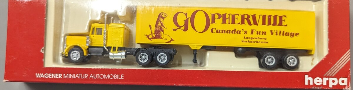 Herpa 1825 HO Gopherville Canada's Fun Village Tractor Trailer – Trainz