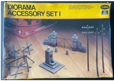 Testors 881 1/35 Diorama Accessory Set I Building Kit – Trainz