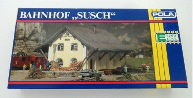 Pola 740 HO Narrow Gauge Railway Station on Rhaetian Euro Line Kit – Trainz