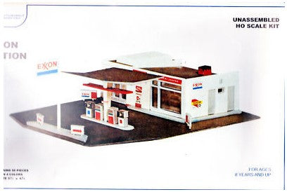 IHC 4-7757 HO Exxon Gas Station Easy to Assembly Building Kit – Trainz