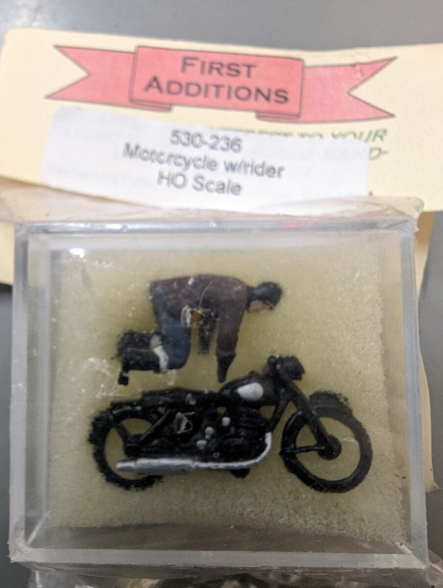 First Additions 530-236 HO Scale Motorcycle w/Rider – Trainz