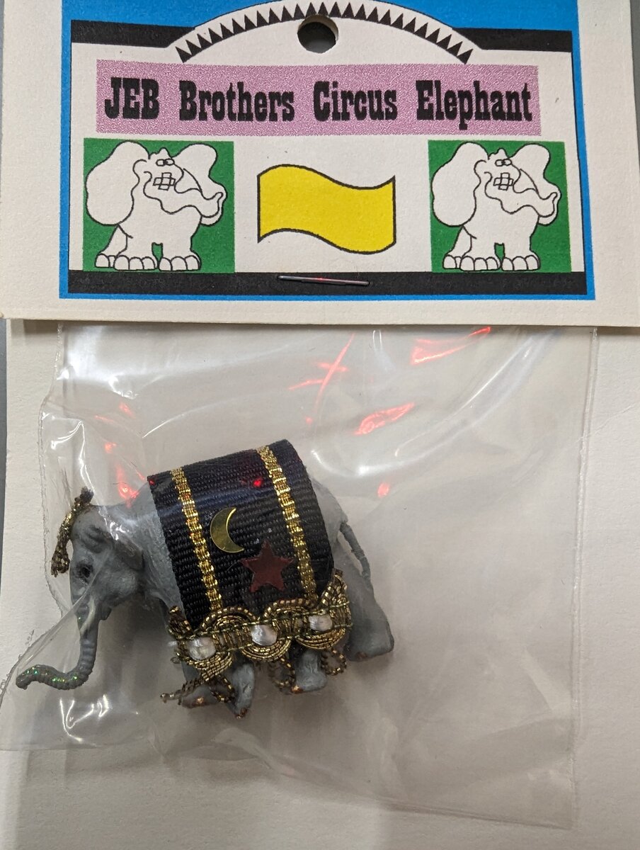 Dietrich Enterprises E1 HO Jumbo Circus Elephant in Various Jeweled Dr ...