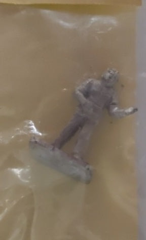 Circus Town 244 HO Scale Man Singing Unpainted Metal Figure – Trainz