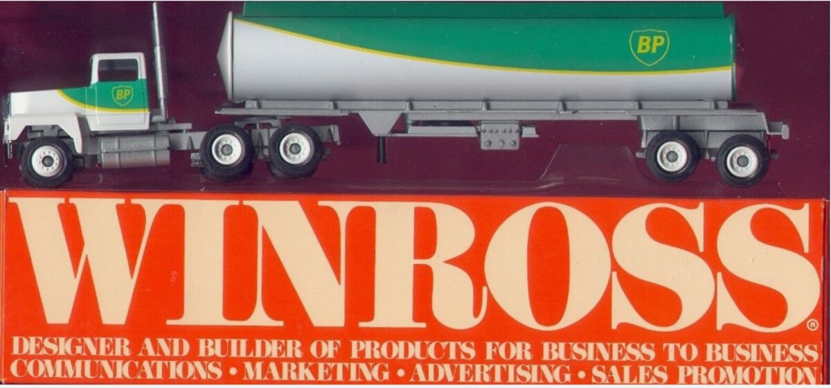 Winross 92-3 1:64 BP Oil Tanker Tractor Trailer – Trainz