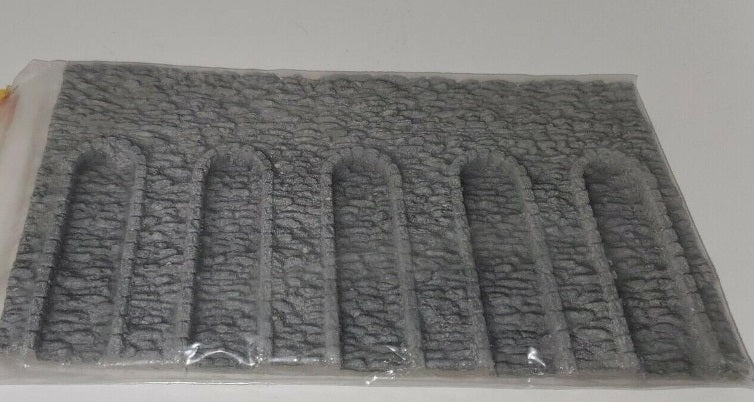 Noch 5817 HO Scale Stone Wall Natural Stone Arcade – Trainz