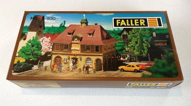 Faller B-930 HO Rathaus Town Hall Building Kit – Trainz