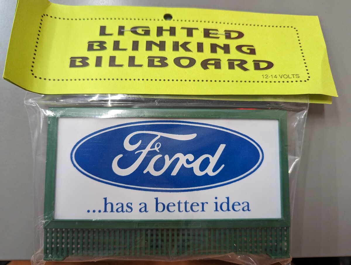 Town & Country Hobbies T258 O Ford "Has a Better Idea" 12-14Volt Light – Trainz