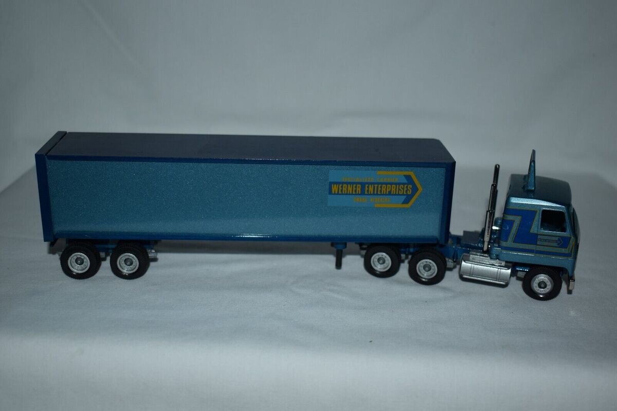 Winross 37-4 1:64 Die-Cast "Werner Enterprise" Tractor Trailer – Trainz