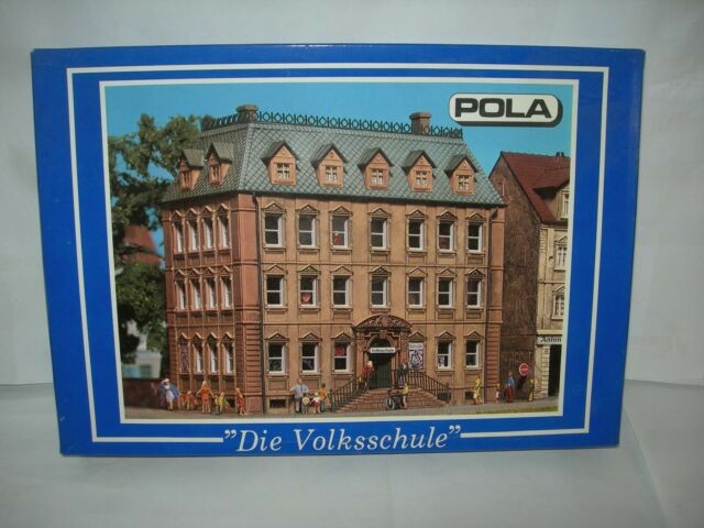 Pola 169 HO Primary School Building Kit – Trainz