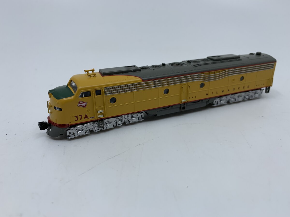 Broadway Limited 3250 N Milwaukee Road EMD E9A Paragon2™ #37A – Trainz