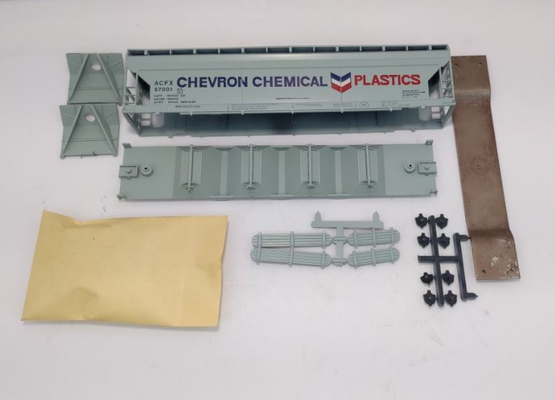 Athearn 1920 HO Chevron ACF Center Flow Hopper Car # 57001 Kit – Trainz