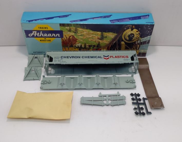 Athearn 1920 HO Chevron ACF Center Flow Hopper Car # 57001 Kit – Trainz