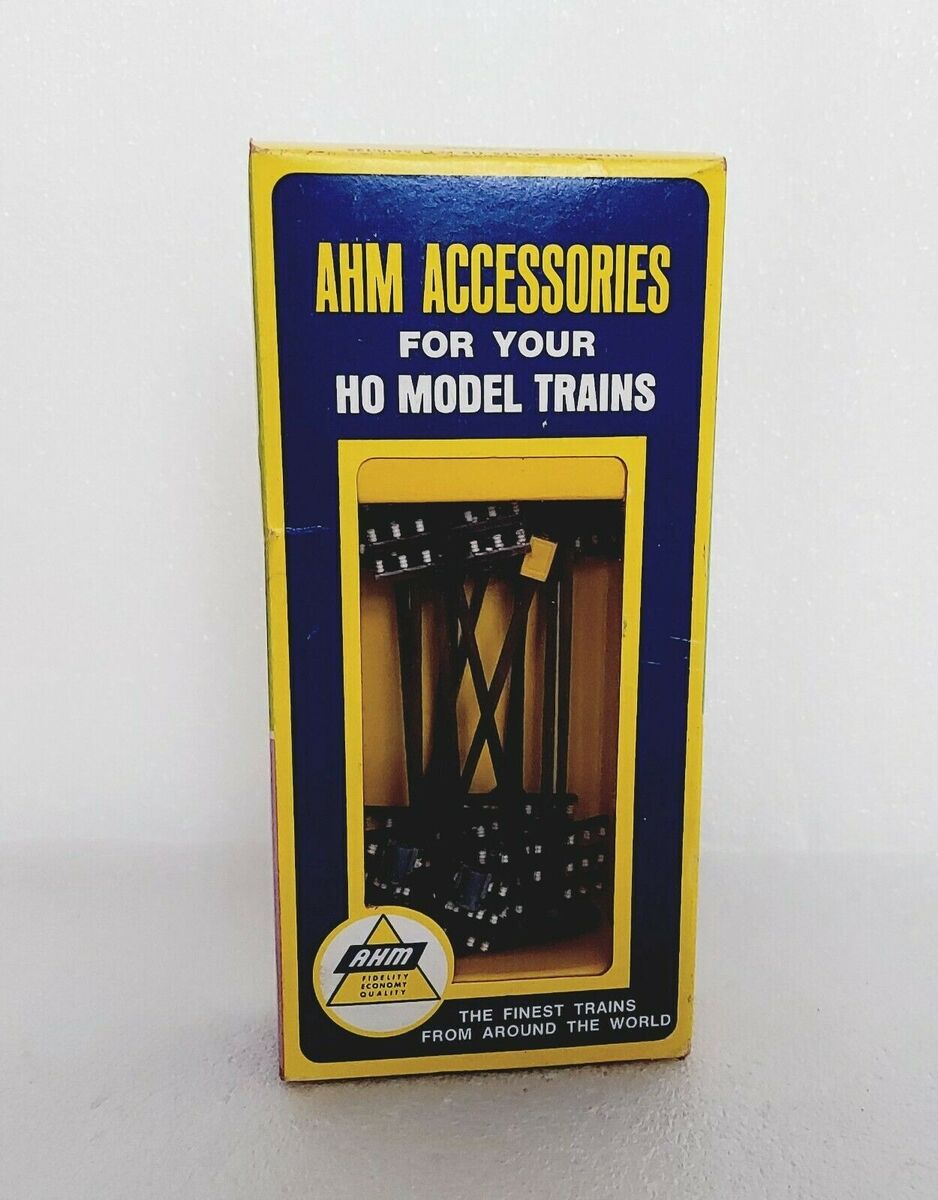 AHM 5610:125 HO Scale Telephone Poles (Pack of 12) – Trainz