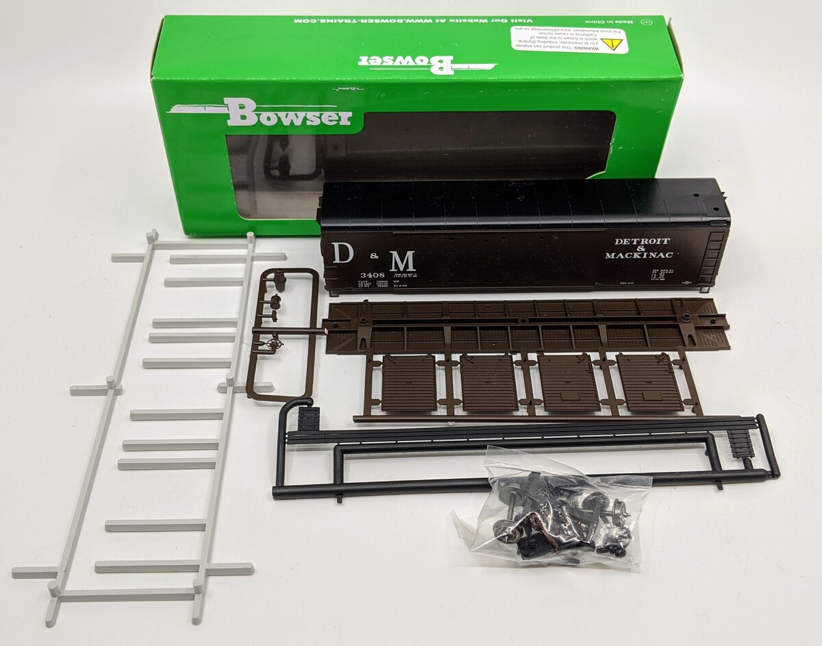 Bowser 60190 HO Detroit & Mackinac X32 4 Door Boxcar Kit #3408 – Trainz