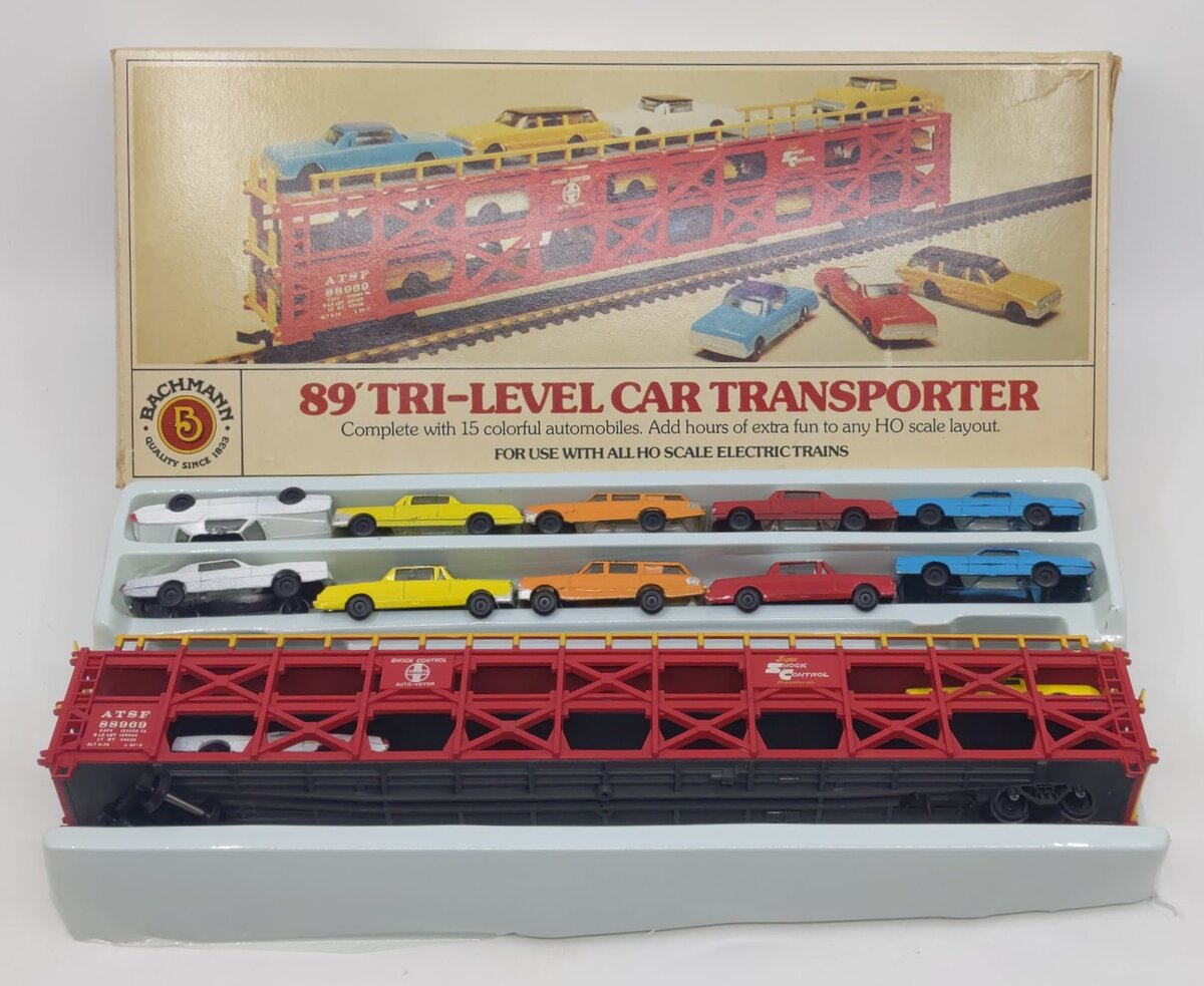 Bachmann 1265 HO Santa Fe 89' Tri Level Car Transporter – Trainz