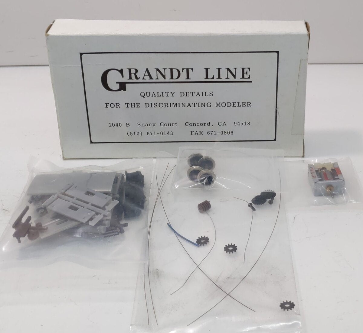 Grandt Line 7089 HO GE 23 Ton Box Cab Diesel Electric Locomotive Kit ...