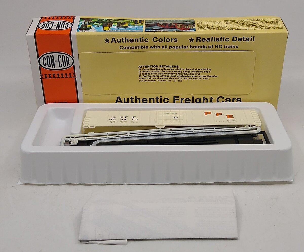 Con-Cor 0001-009804-2 HO Scale PFE 57' Mech Reefer Car #454469 W/Lette ...