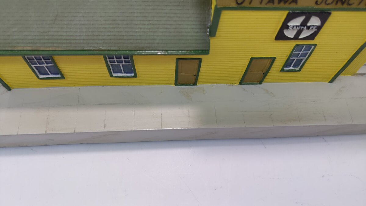 Lefton 01629 HO Scale Ottawa Junction Railways Depots Collection – Trainz