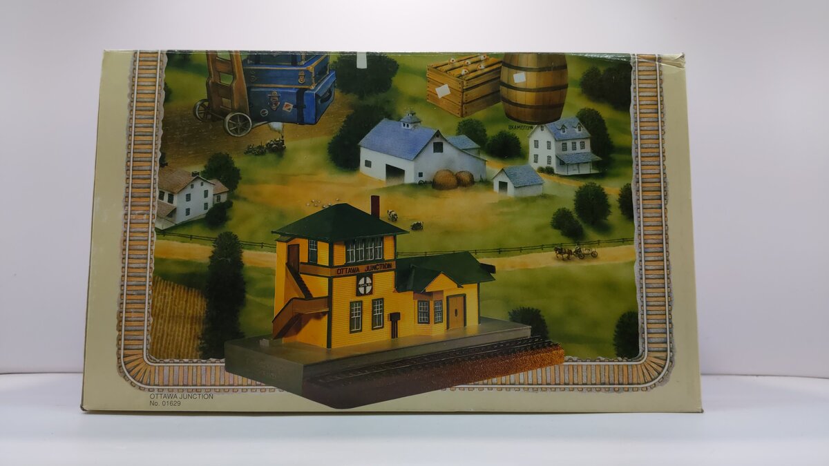 Lefton 01629 HO Scale Ottawa Junction Railways Depots Collection – Trainz