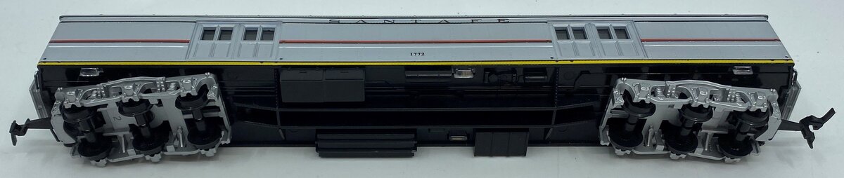 IHC 49030 HO Santa Fe Valley Flyer Heavyweight Baggage Car #1772 – Trainz