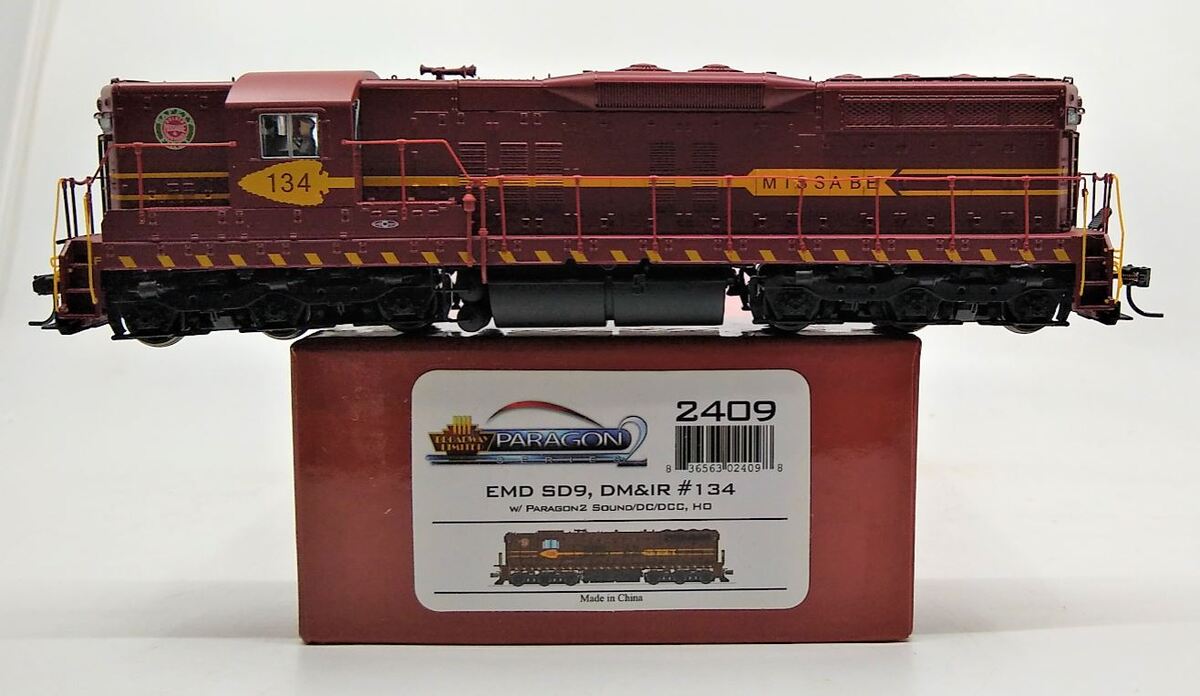 Broadway Limited 2409 HO DM&IR EMD SD9 Paragon2™ Locomotive #134 w/ DC – Trainz