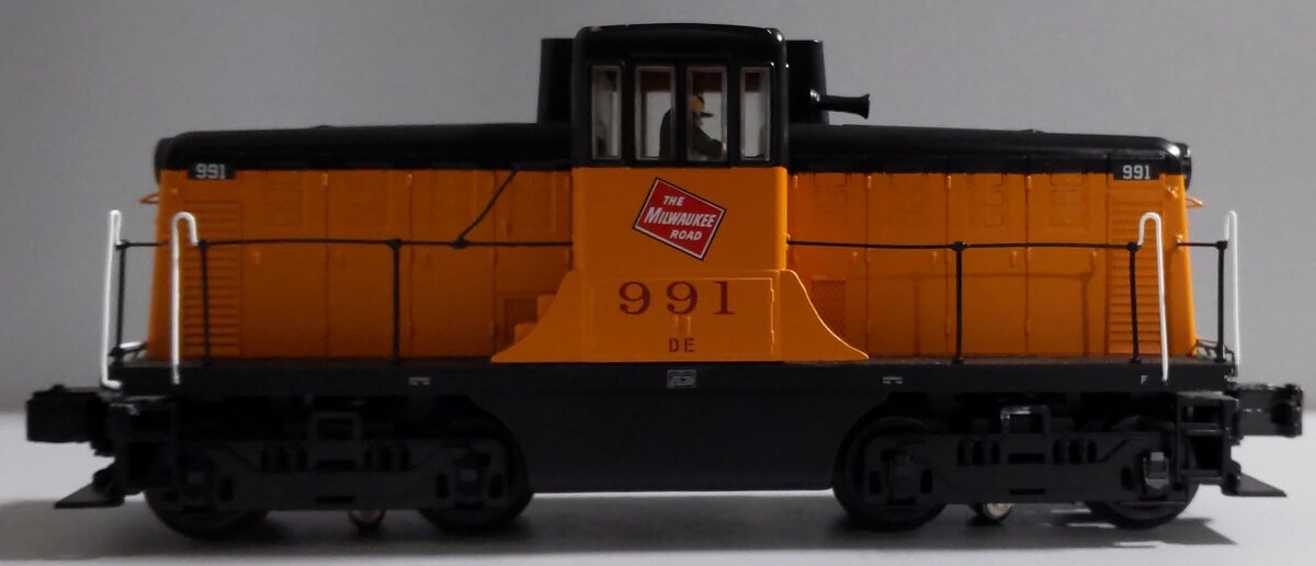 MTH 20-20718-1 Milwaukee Road G.E. 44 Ton Phase 1c Diesel Engine #991 ...
