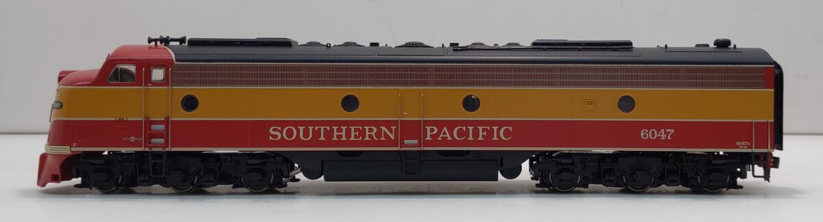 Broadway Limited 460 HO Southern Pacific Diesel EMD E9A Powered #6047 – Trainz